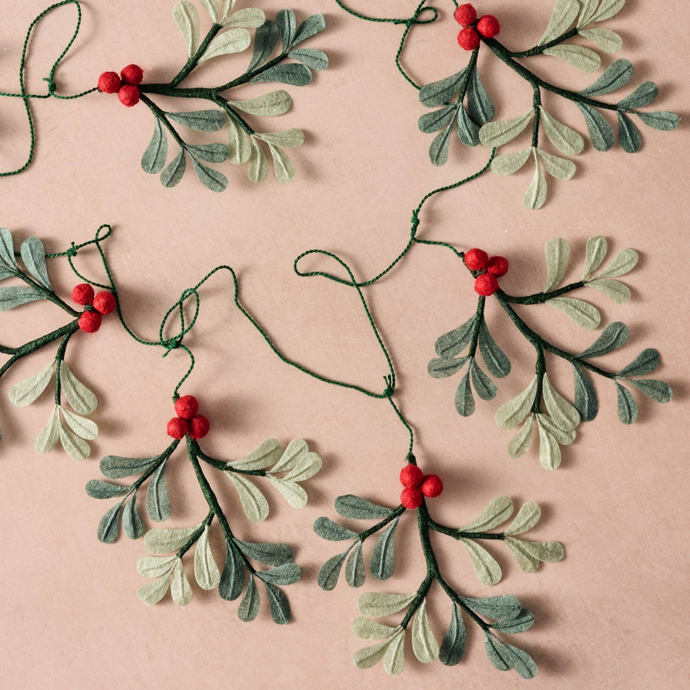 Ullasa Holly Silk Paper Garland – Shop Kizuri